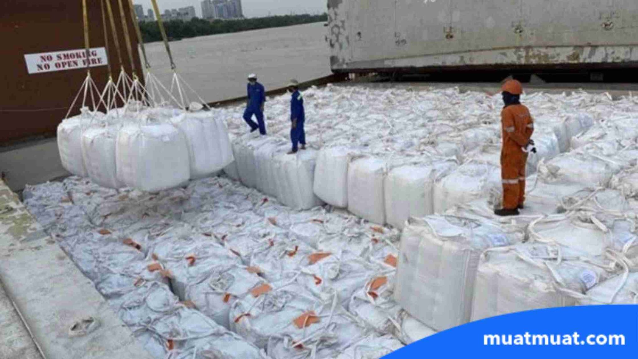 Apa Itu Break Bulk Cargo? Panduan Lengkap untuk Pengiriman Barang Besar - MuatMuat Blog