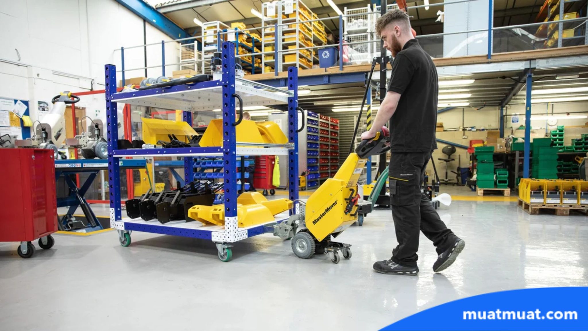 Apa Itu Material Handling? Panduan Lengkap Kunci Efisiensi Operasional - MuatMuat Blog